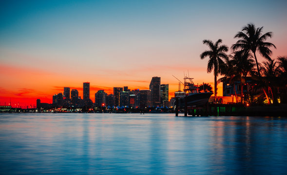 Miami Sunset Cocktail Cruise | Unlimited Drinks